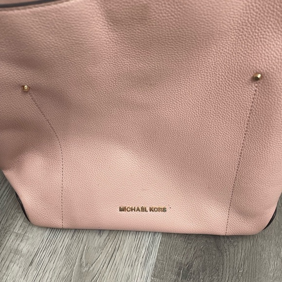 Michael Kors | Bags | Michael Kors Pink Purse | Poshmark